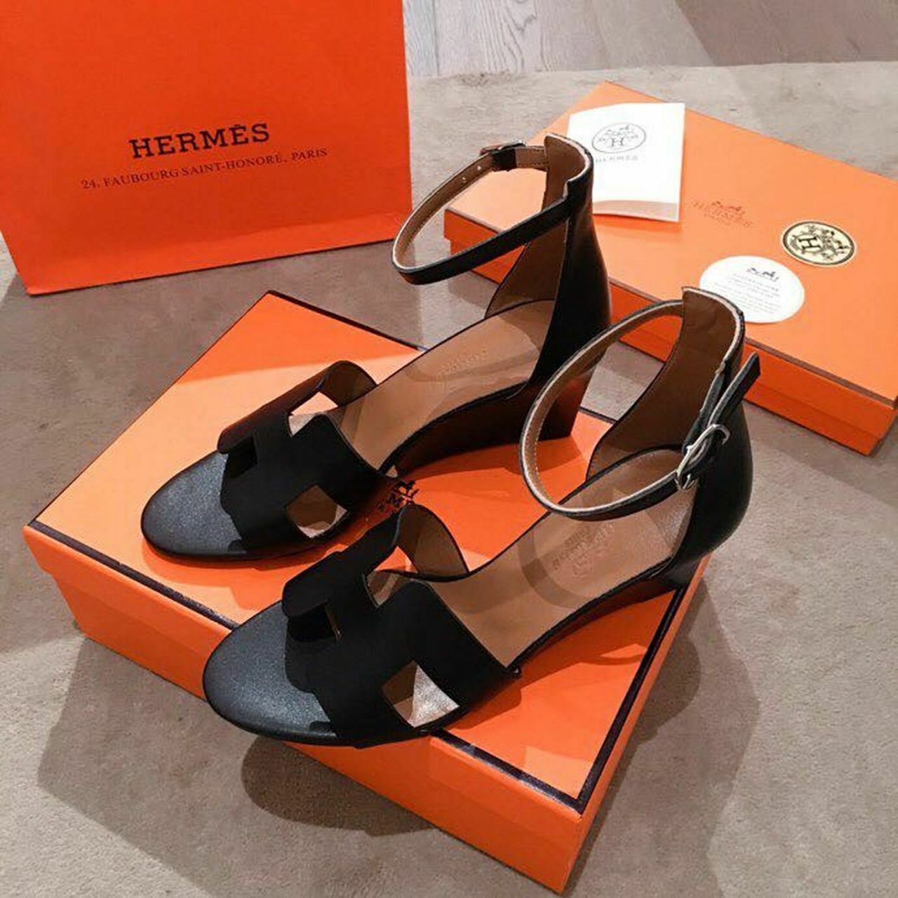 Hermes Legend Sandals Calfskin Leather Spring/Summer Collection, Noir ...