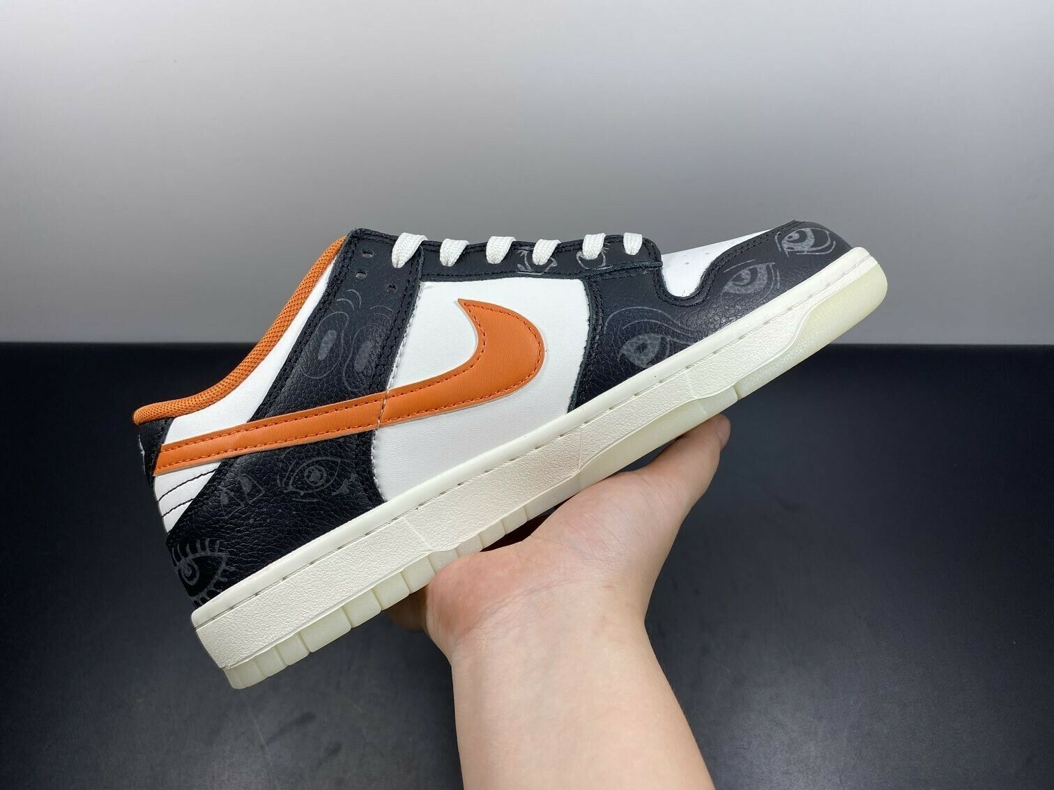 Nike SB Dunk Low Halloween 2021 DD3357-100 - KelvinGift Store - Kelvingift