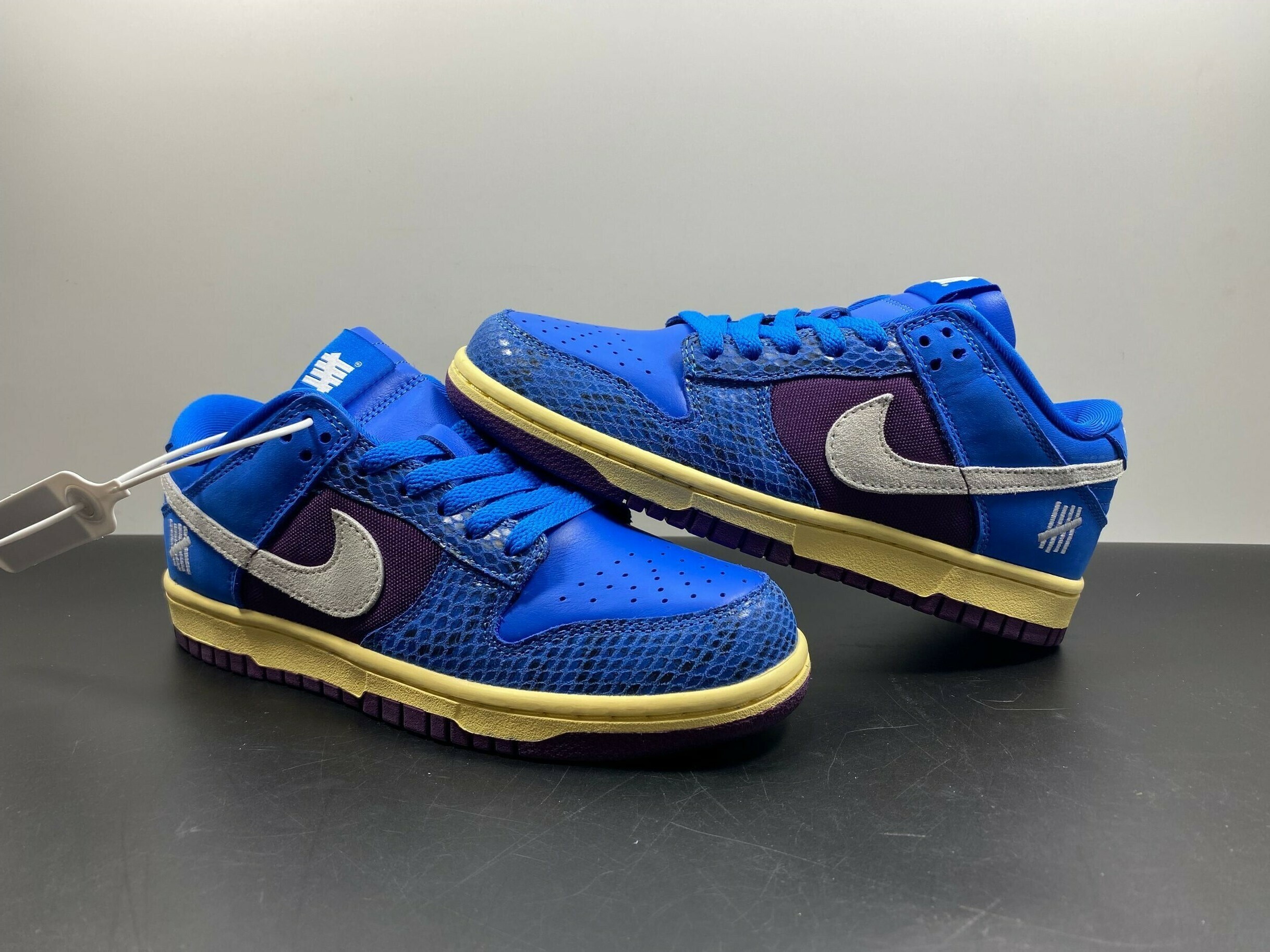 Nike SB Dunk Low Undefeated 5 On It - KelvinGift Store - Kelvingift