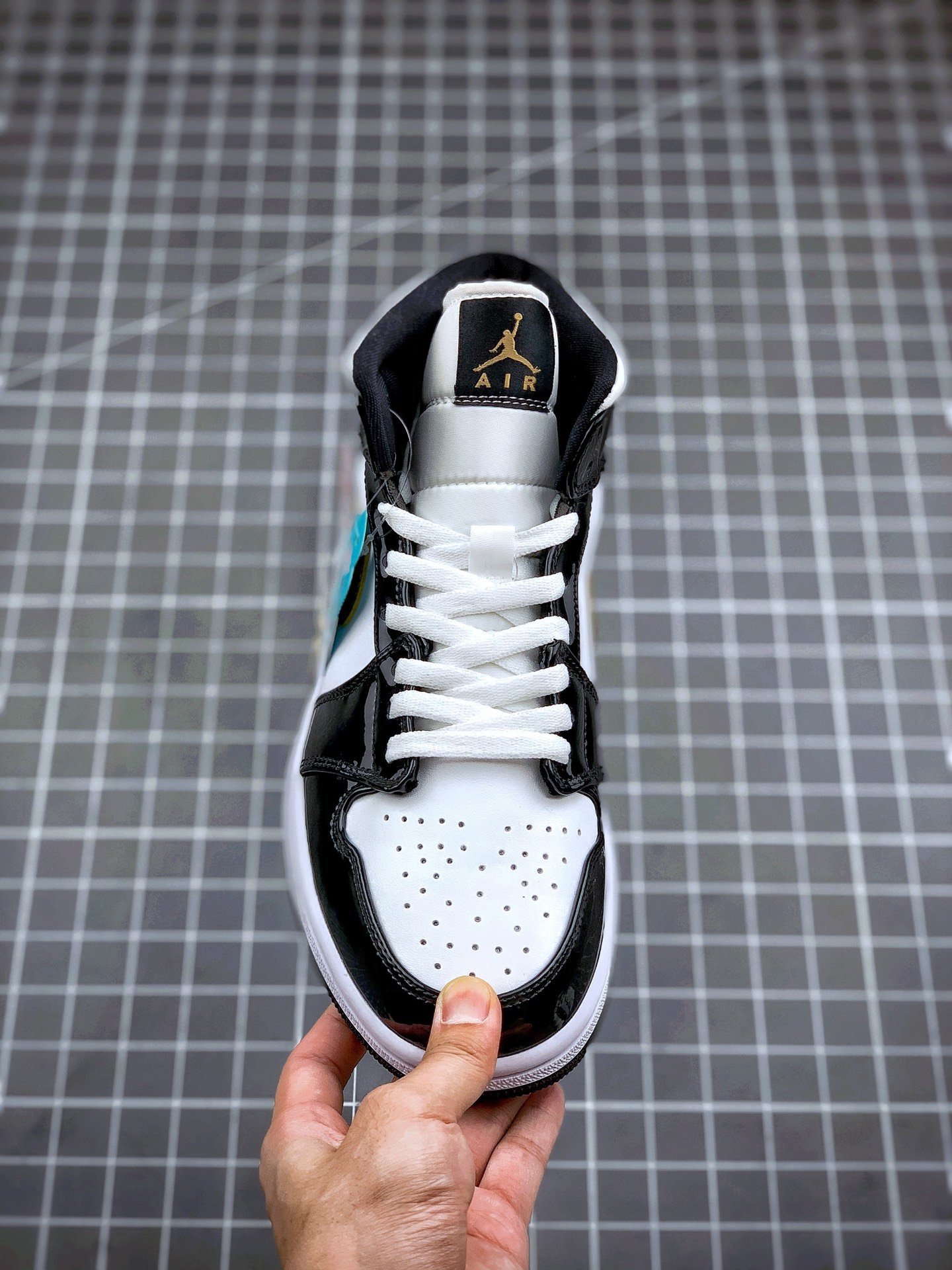 Air Jordan 1 Mid Black Gold Patent Leather 852542-007 - Kelvingift